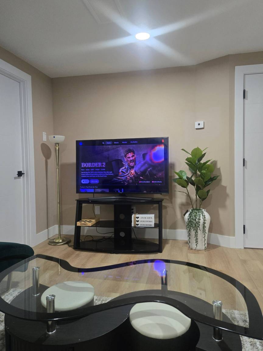 House ∙ 2 Bedrooms ∙ 4 Guests - Edmonton