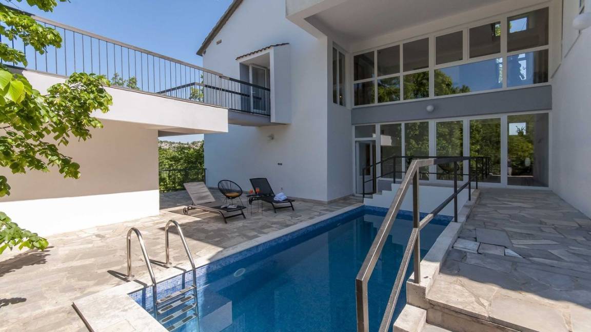 430 M² Ferienwohnung ∙ 5 Schlafzimmer ∙ 10 Gäste - Mimice