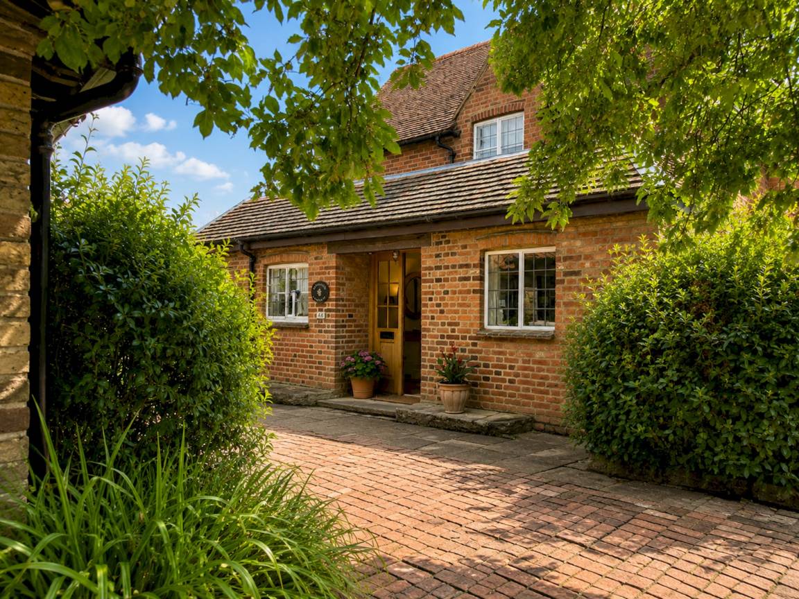 149 M² House ∙ 3 Bedrooms ∙ 6 Guests - Hertford Castle