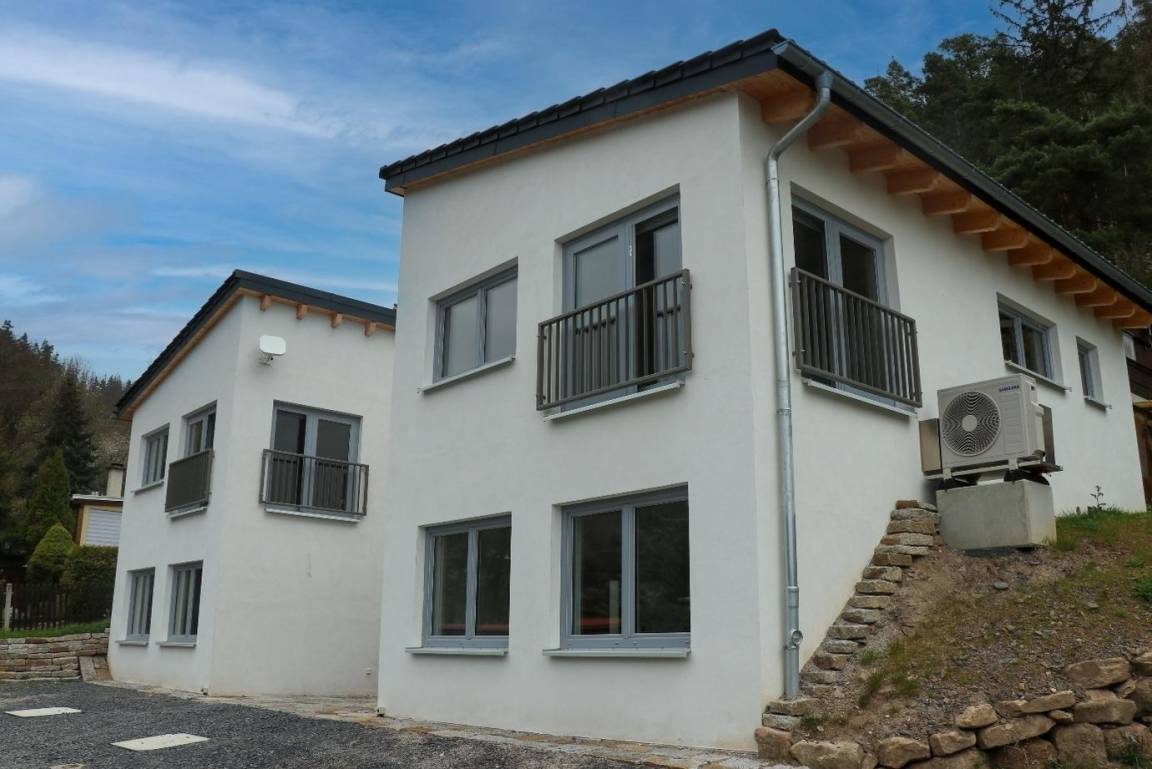 86 M² House ∙ 2 Bedrooms ∙ 4 Guests - Rudolstadt