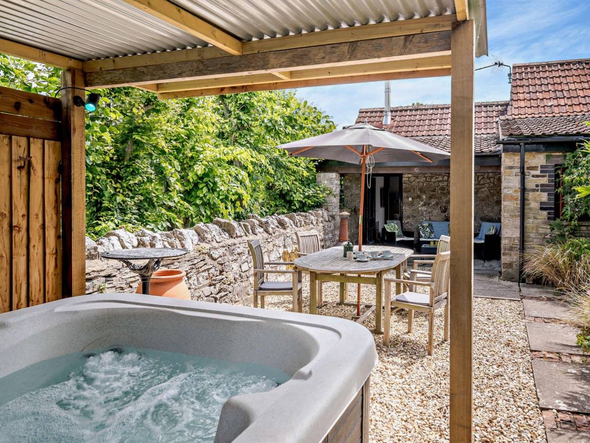 Cottage ∙ 2 Bedrooms ∙ 4 Guests - Weston-super-Mare
