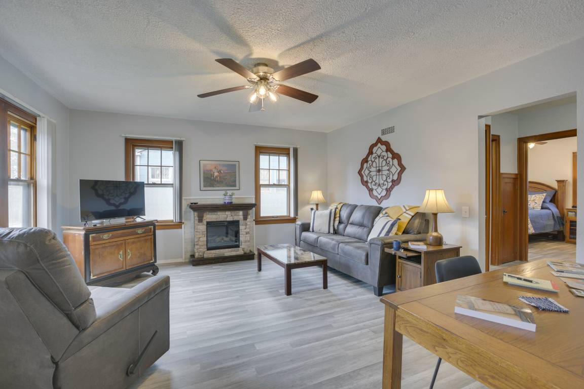 88 M² Cottage ∙ 2 Bedrooms ∙ 4 Guests - Makoshika State Park, Glendive