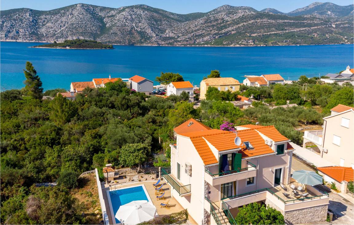 136 M² House ∙ 4 Bedrooms ∙ 8 Guests - Korčula