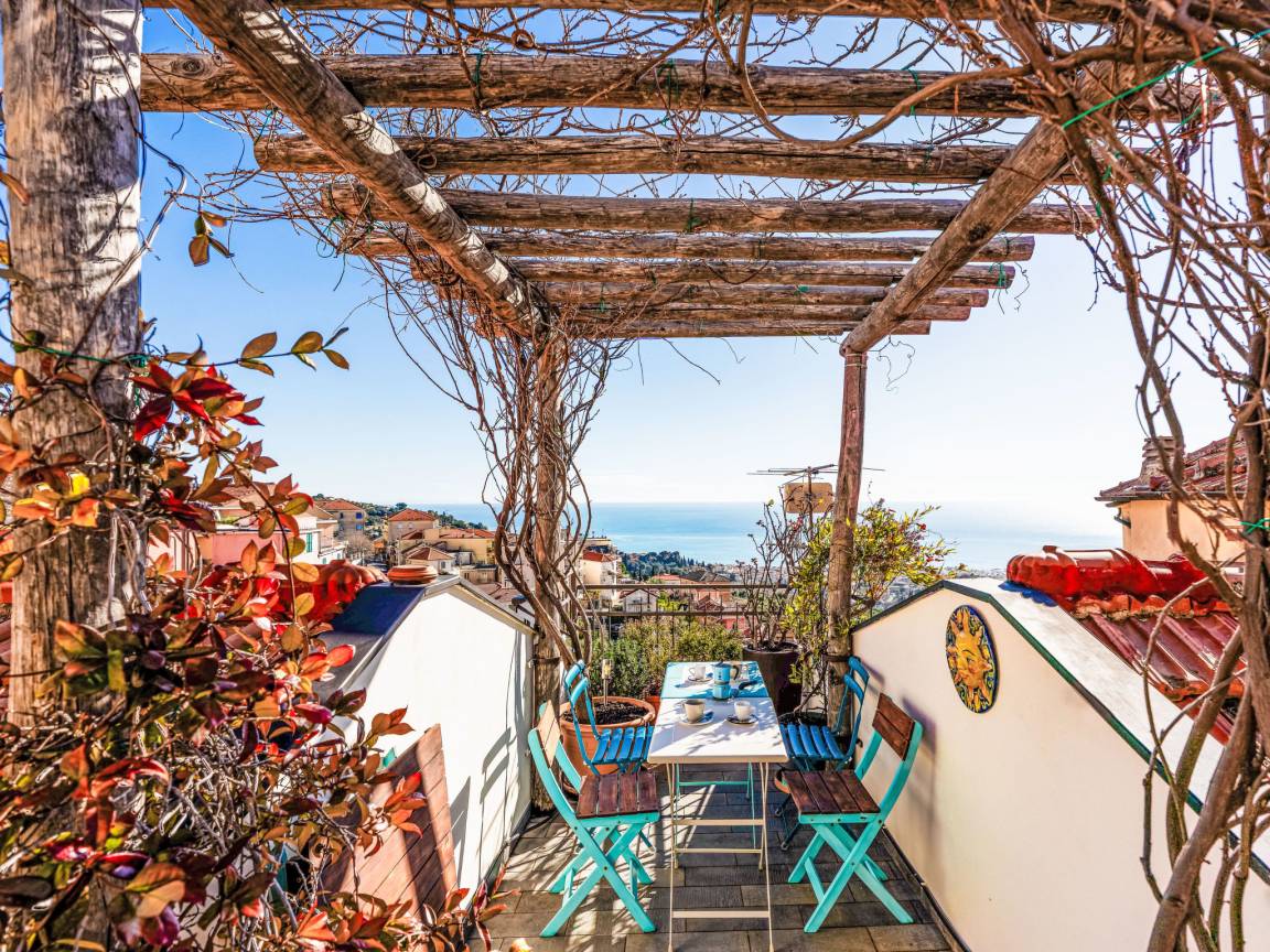 120 M² Maison De Vacances ∙ 3 Chambres ∙ 8 Personnes - Alassio