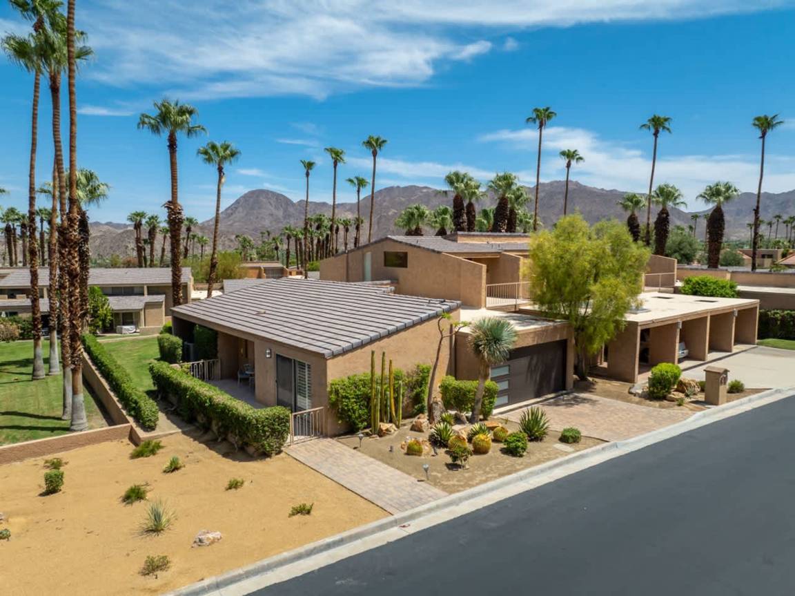 Apartment ∙ 2 Bedrooms ∙ 4 Guests - Palm Desert, CA