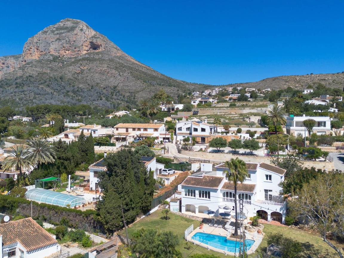 250 M² Villa ∙ 2 Slaapkamers ∙ 4 Gasten - Jávea