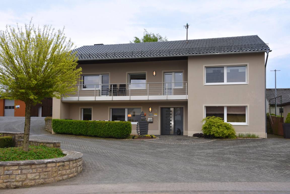 70 M² Ferienwohnung ∙ 1 Schlafzimmer ∙ 2 Gäste - Vianden