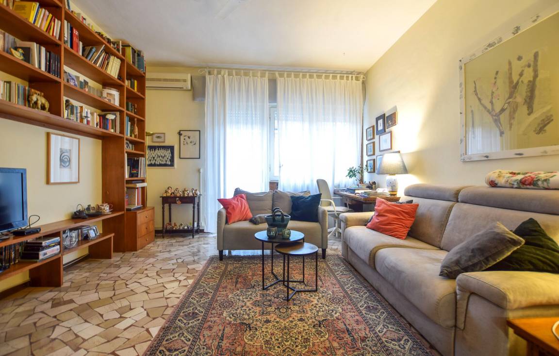 104 M² Apartamento ∙ 2 Habitaciones ∙ 6 Huéspedes - Viareggio