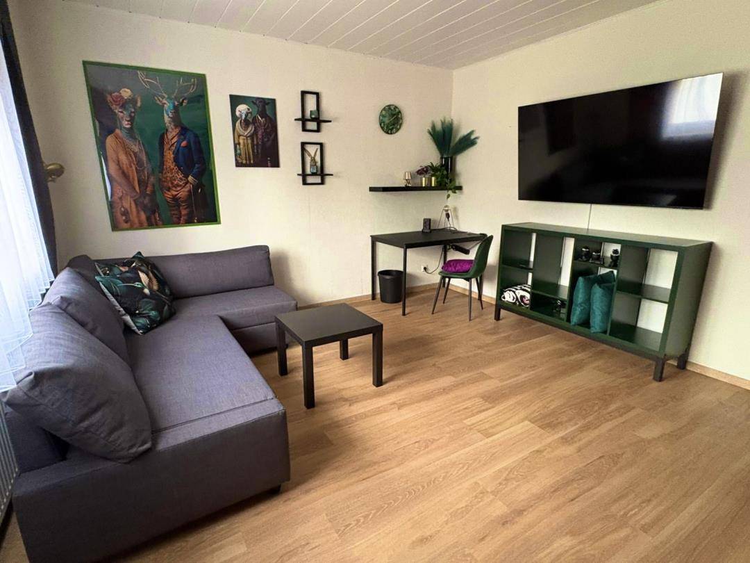 85 M² Ferienwohnung ∙ 1 Schlafzimmer ∙ 5 Gäste - Lohmar