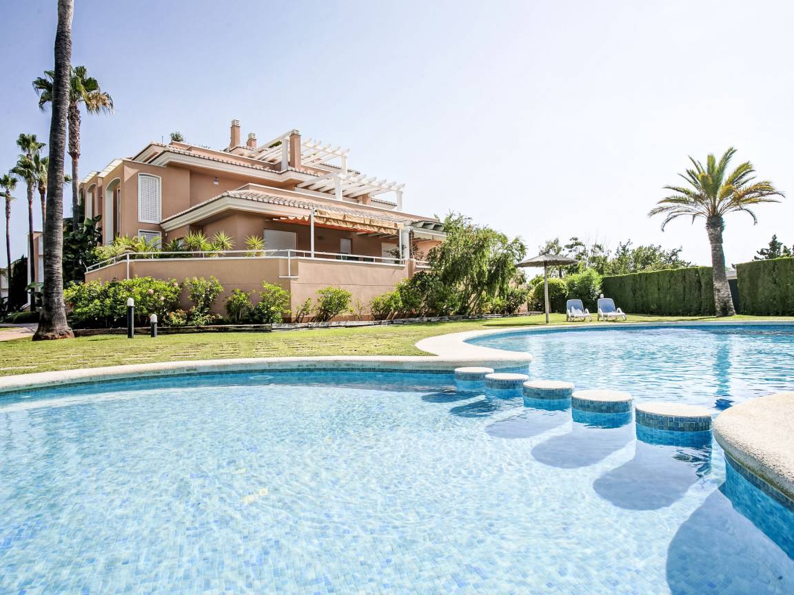 80 M² Apartamento ∙ 2 Habitaciones ∙ 4 Huéspedes - Oliva