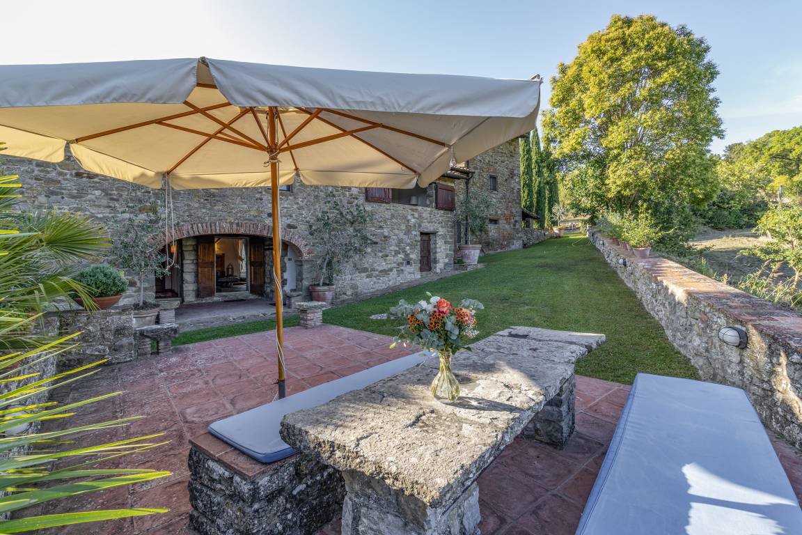 162 M² Villa ∙ 3 Bedrooms ∙ 6 Guests - Radda in Chianti
