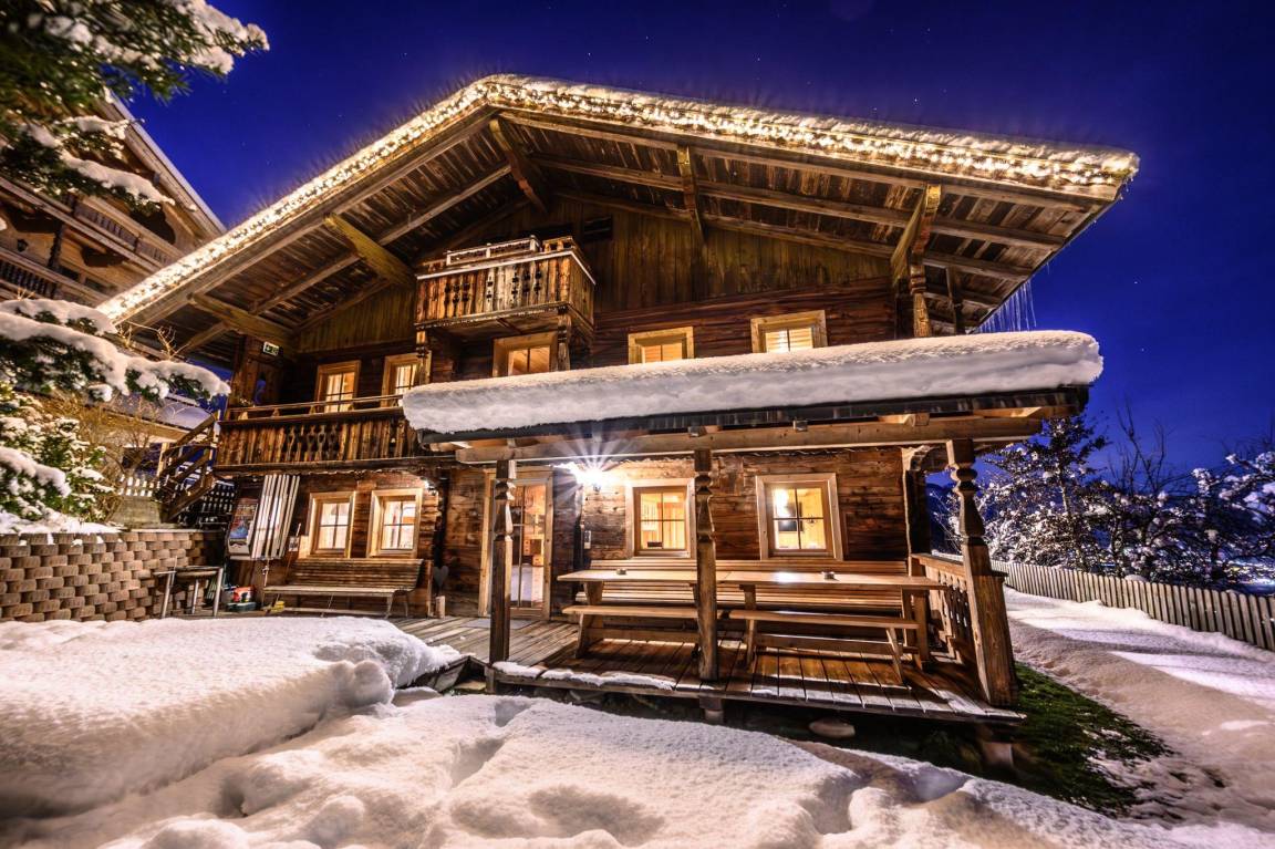 240 M² Ferienhaus ∙ 6 Schlafzimmer ∙ 14 Gäste - Zillertal