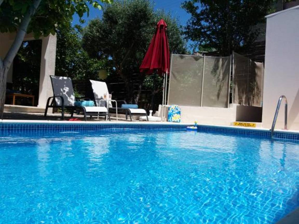 130 M² House ∙ 3 Bedrooms ∙ 6 Guests - Полис
