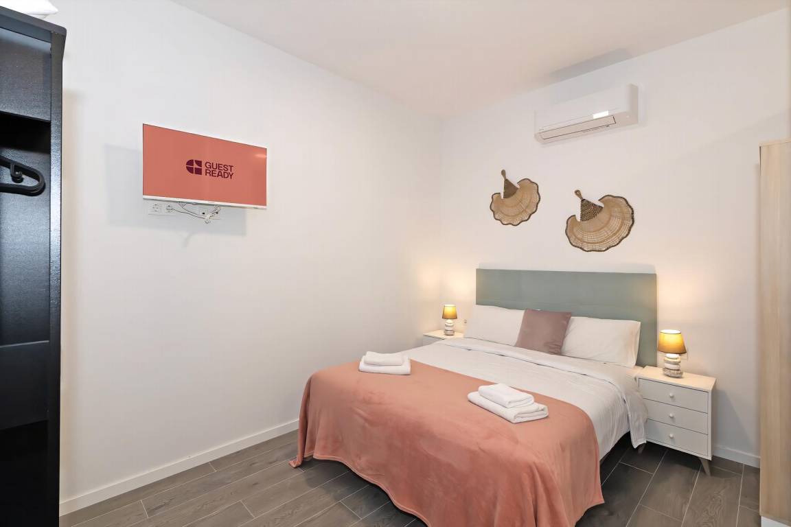 50 M² Studio Flat ∙ 2 Bedrooms ∙ 6 Guests - Valencia