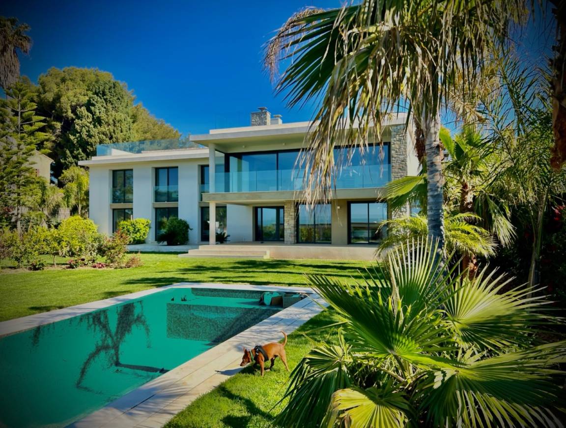 660 M² Villa ∙ 11 Bedrooms ∙ 15 Guests - Cassis