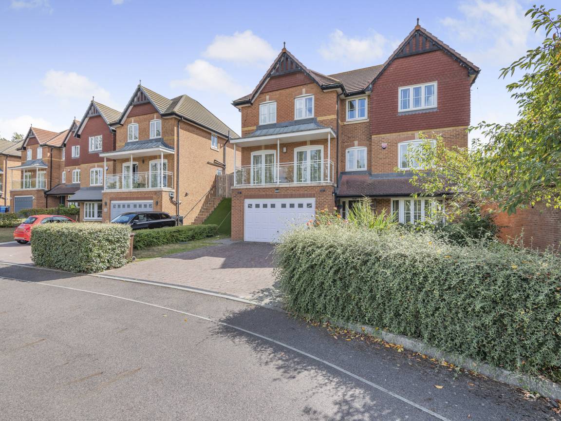 Cottage ∙ 7 Bedrooms ∙ 16 Guests - Faversham