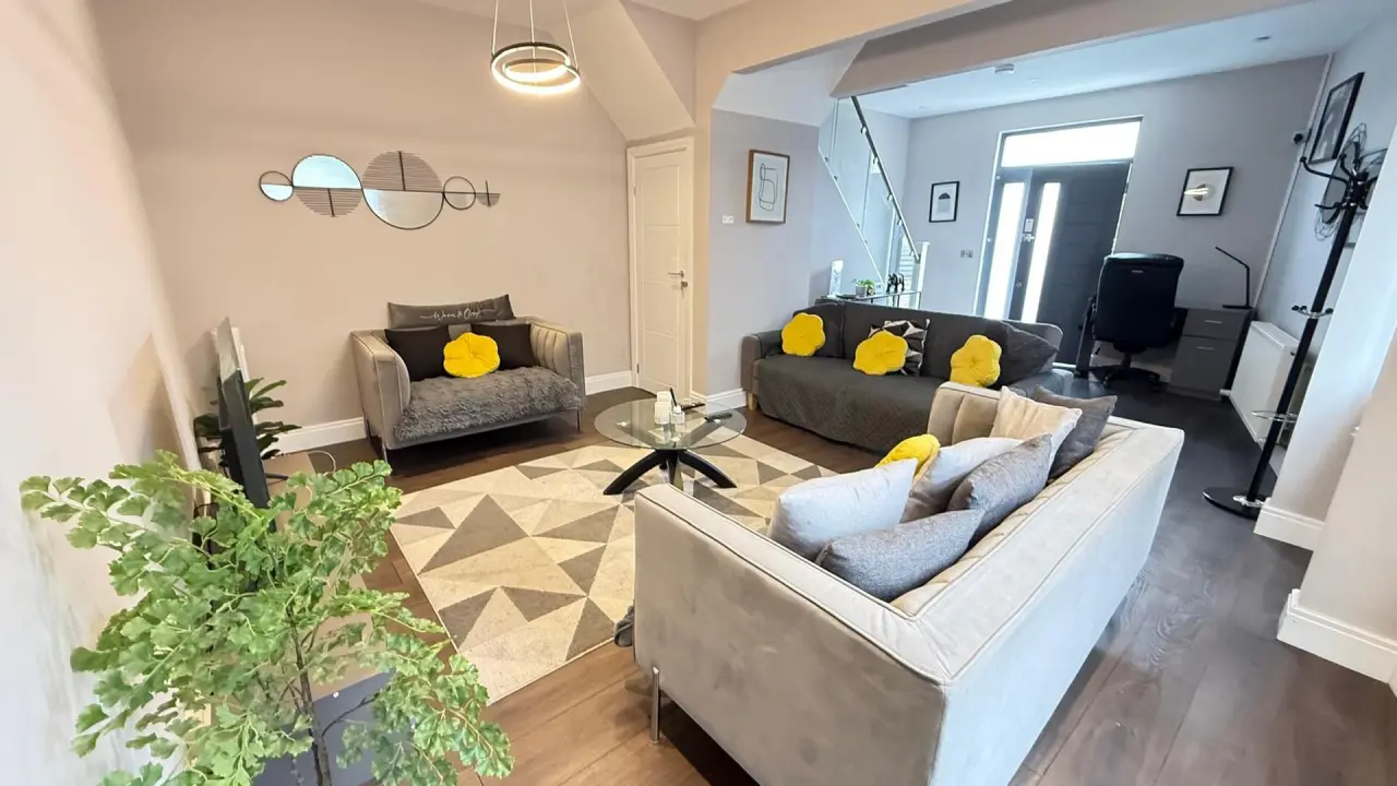 93 M² House ∙ 3 Bedrooms ∙ 8 Guests - London, UK
