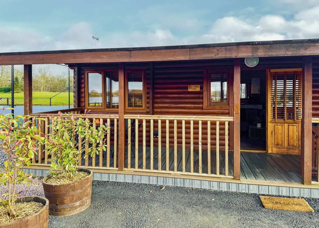 Chalet ∙ 2 Bedrooms ∙ 6 Guests - Warwickshire