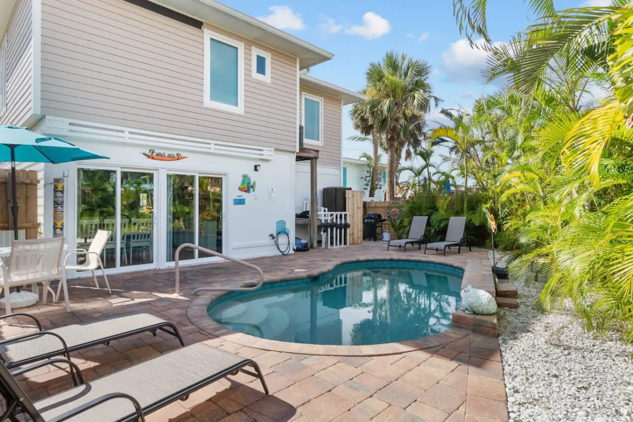 House ∙ 3 Bedrooms ∙ 8 Guests - Fort Myers Beach, FL