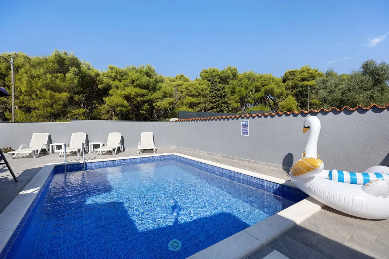 80 M² Villa ∙ 3 Schlafzimmer ∙ 6 Gäste - Premantura
