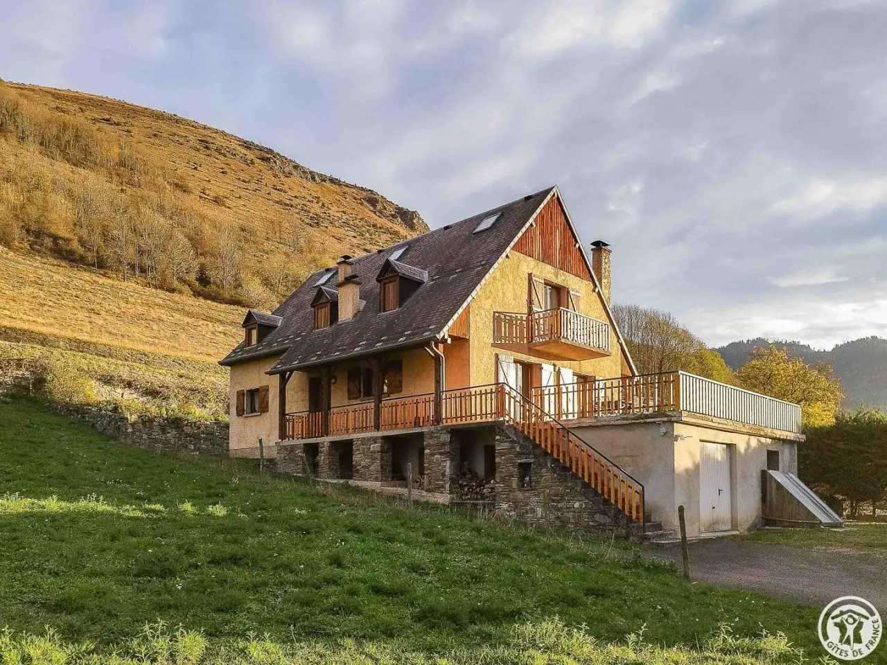 175 M² Gîte ∙ 5 Chambres ∙ 12 Personnes - Bagnères-de-Luchon