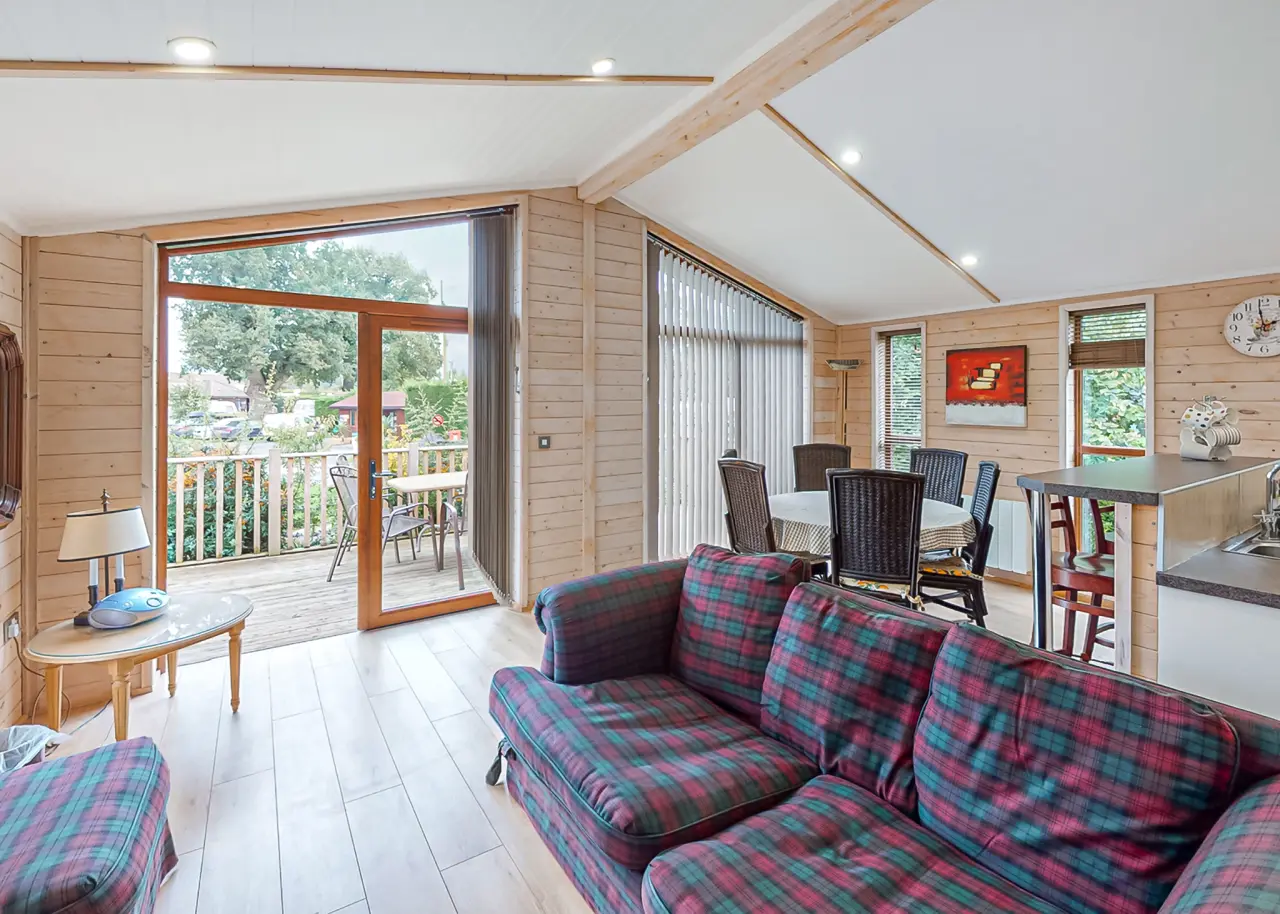 Chalet ∙ 3 Bedrooms ∙ 6 Guests - Norfolk