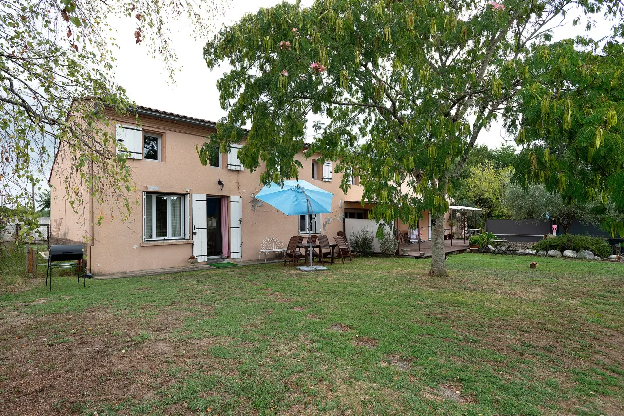 190 M² Maison De Vacances ∙ 3 Chambres ∙ 7 Personnes - Libourne