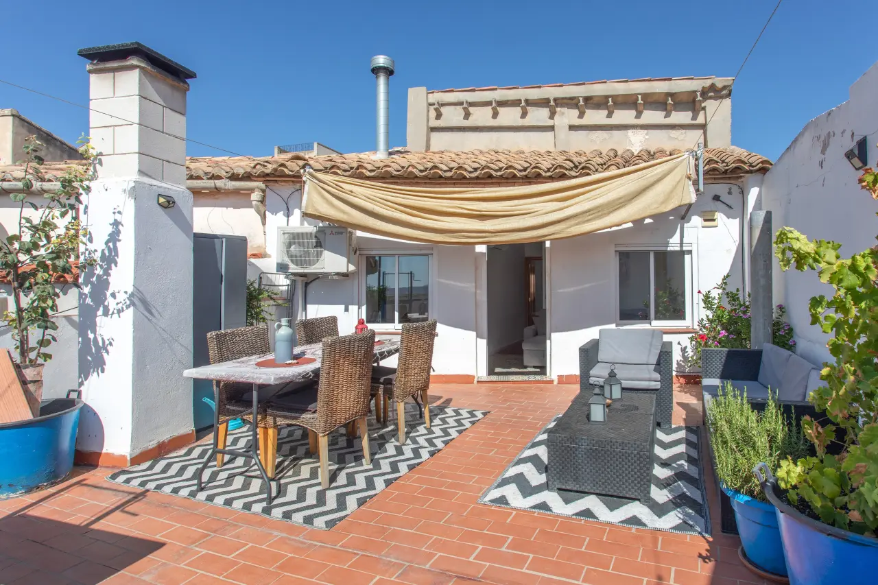 75 M² Apartamento ∙ 2 Habitaciones ∙ 6 Huéspedes - Chulilla