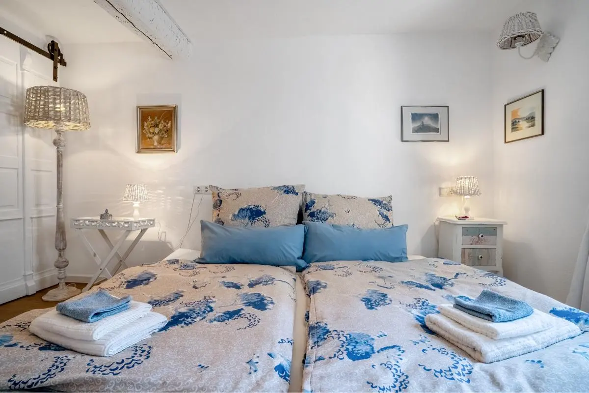 45 M² Ferienwohnung ∙ 1 Schlafzimmer ∙ 3 Gäste - Mellrichstadt