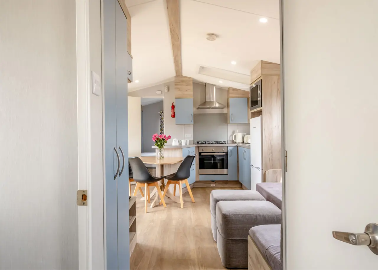 Caravan ∙ 3 Bedrooms ∙ 8 Guests - Beaulieu