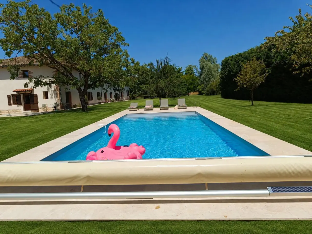 230 M² Gîte ∙ 8 Chambres ∙ 15 Personnes - Ain