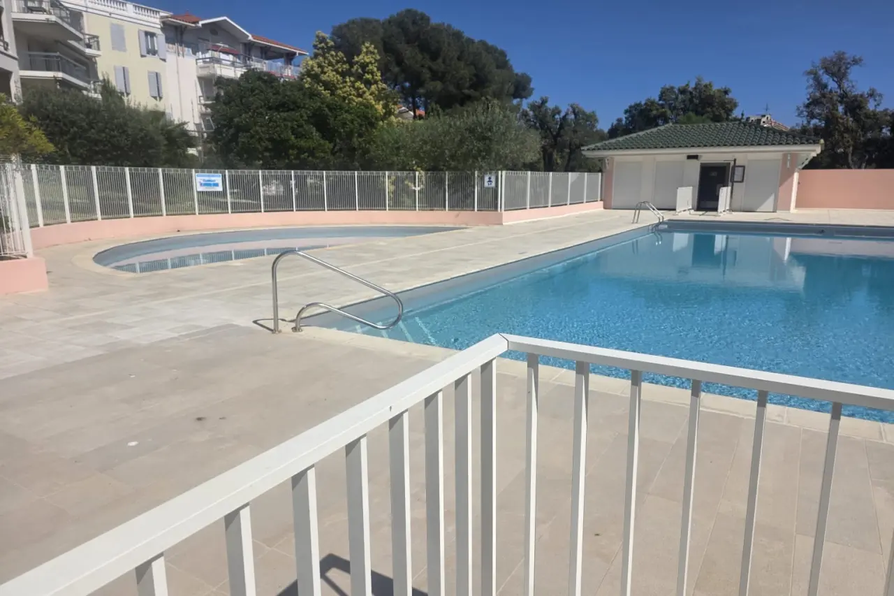 Apartamento ∙ 2 Habitaciones ∙ 6 Huéspedes - Fréjus