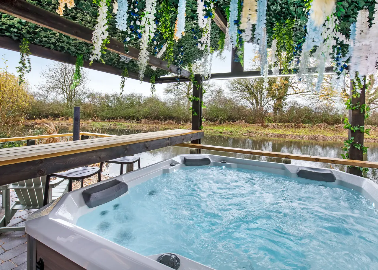 Chalet ∙ 2 Bedrooms ∙ 4 Guests - Selby