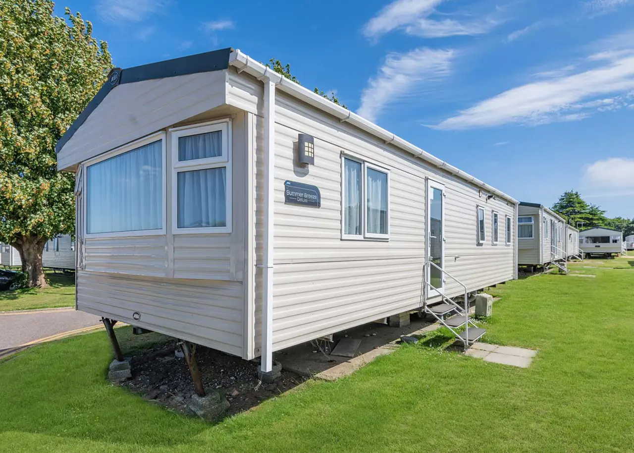 Caravan ∙ 3 Bedrooms ∙ 8 Guests - Clacton-on-Sea