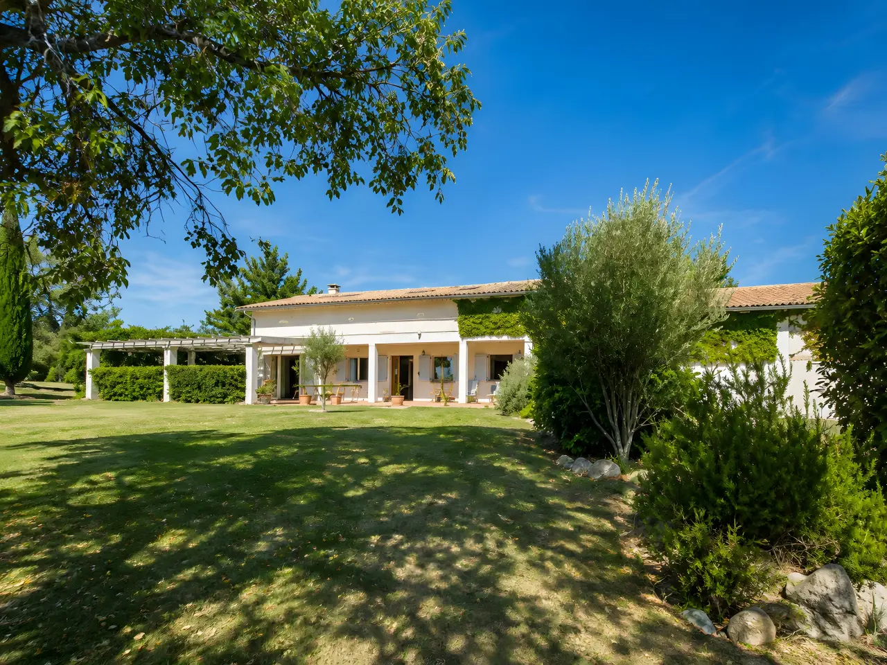 300 M² Maison De Vacances ∙ 5 Chambres ∙ 12 Personnes - L'Isle-Jourdain