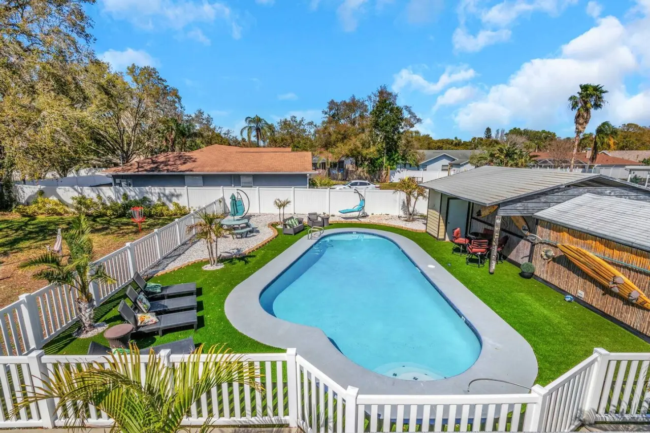 House ∙ 8 Bedrooms ∙ 16 Guests - Palm Harbor, FL