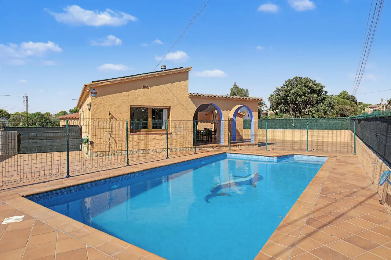 150 M² Vivenda ∙ 3 Quartos ∙ 8 Hóspedes - Peratallada