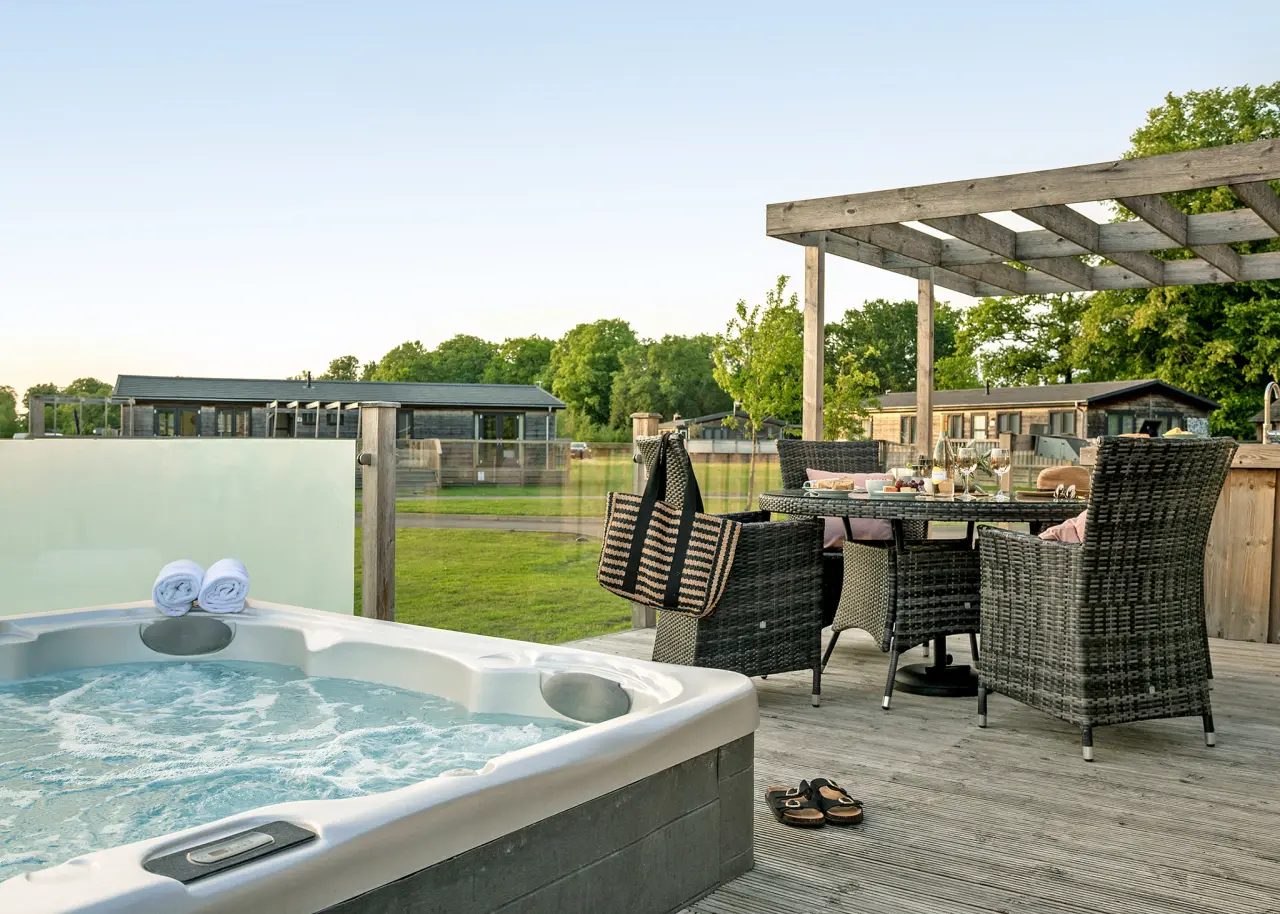 Chalet ∙ 3 Bedrooms ∙ 4 Guests - Norfolk