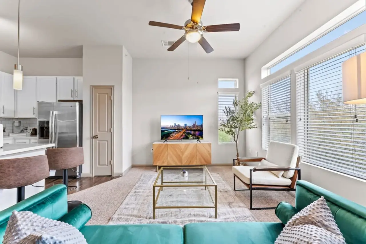 90 M² Apartamento ∙ 2 Habitaciones ∙ 6 Huéspedes - Montopolis - Austin