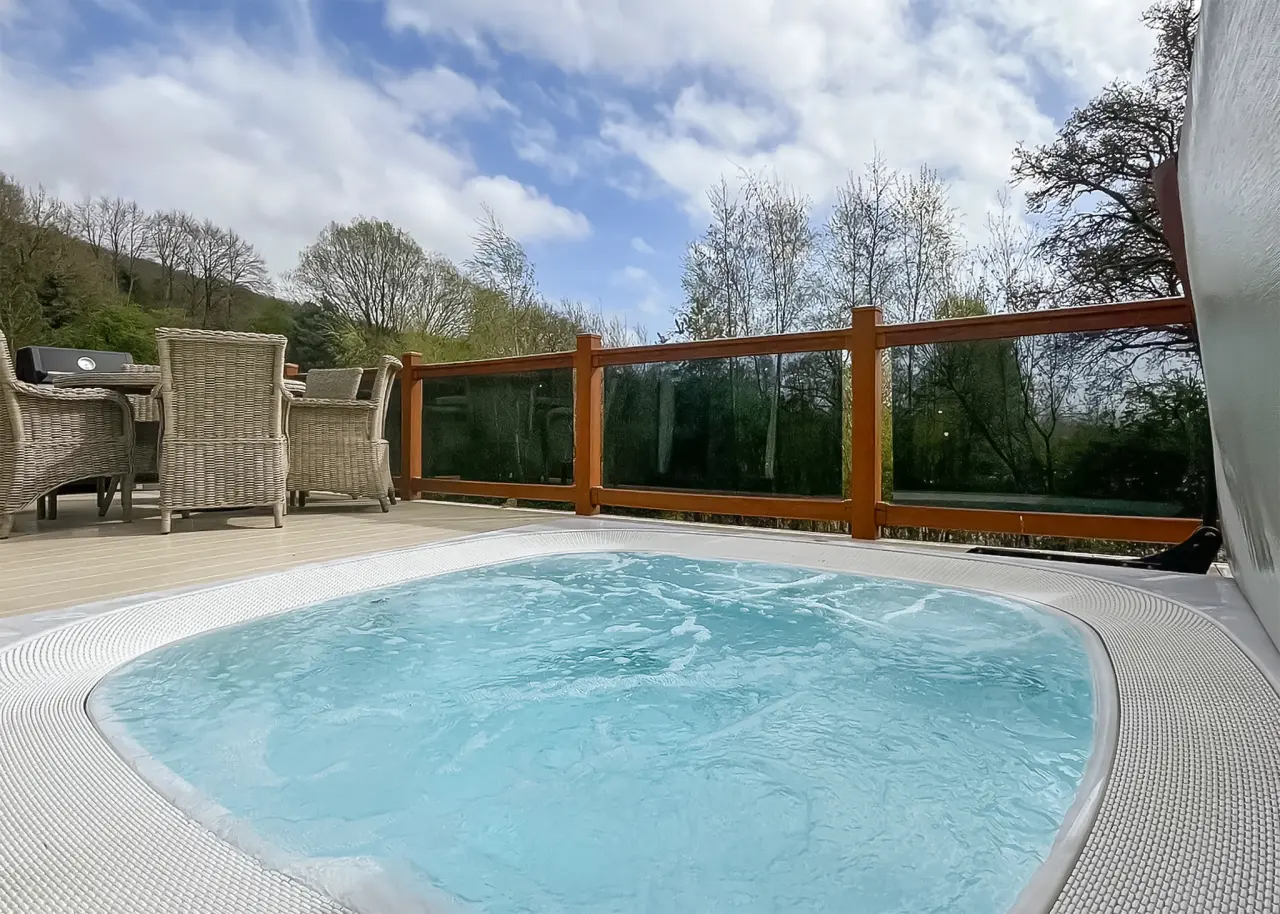 Chalet ∙ 2 Bedrooms ∙ 4 Guests - Somerset