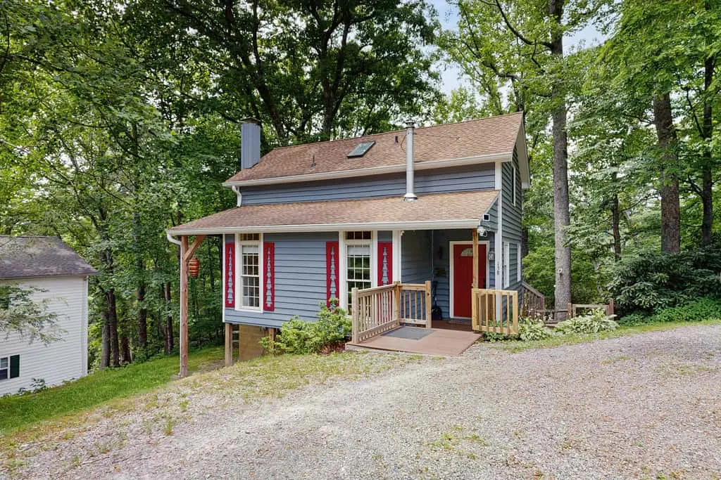 House ∙ 2 Bedrooms ∙ 6 Guests - Blowing Rock, NC