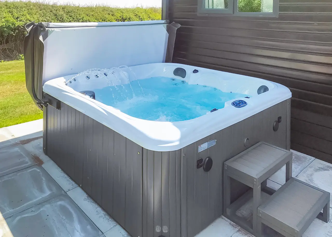 Chalet ∙ 2 Bedrooms ∙ 4 Guests - Warwickshire