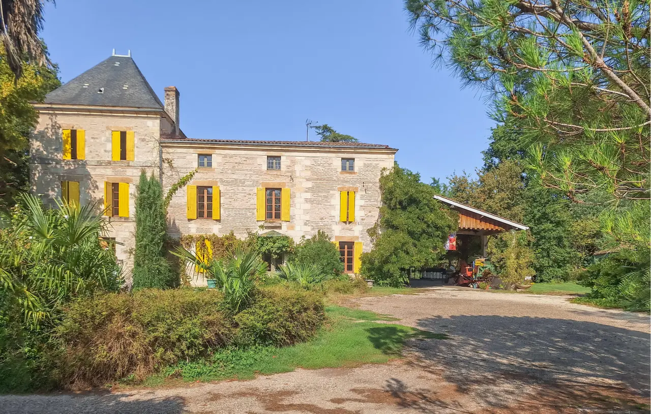 600 M² Maison De Vacances ∙ 5 Chambres ∙ 10 Personnes - Marmande