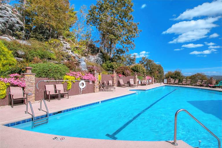 Bear Crossing at Echota - Long mountain views, indoor/outdoor pool access, hiking trails, gym