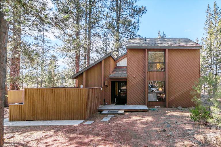 Updated Home near Village, 6 SHARC passes, Private Hot Tub, A/C