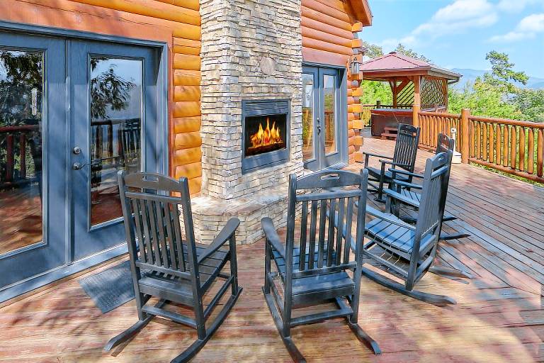 High End 3 Bedroom Cabin with Amazing Views