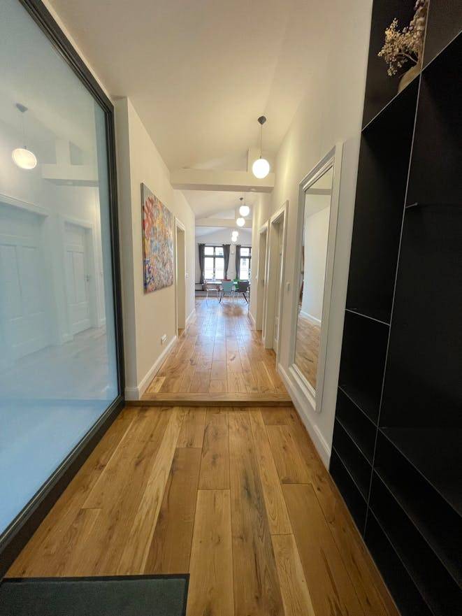 99 M² Apartamento ∙ 2 Quartos ∙ 3 Hóspedes - Halle