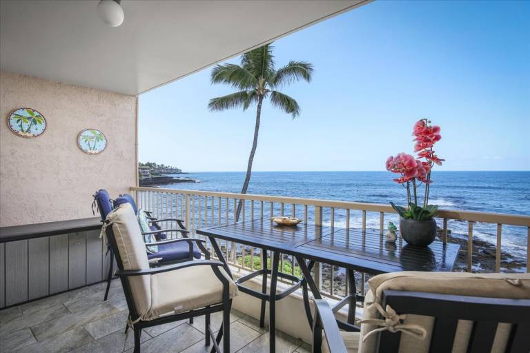 Kona Reef A-24 - True Oceanfront Condo