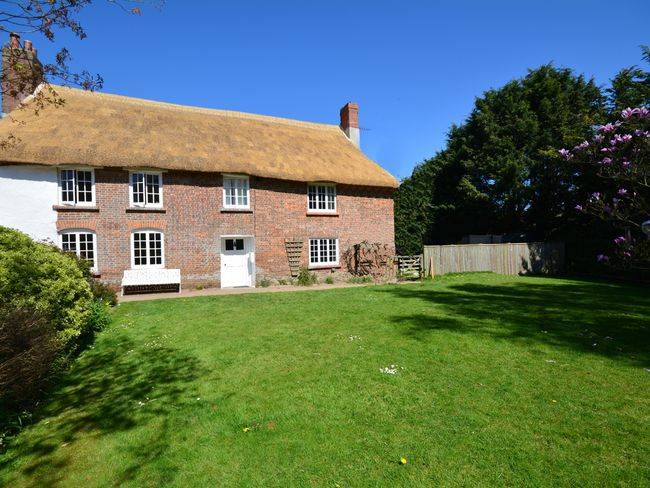 Cottage ∙ 3 Bedrooms ∙ 6 Guests - Exeter Airport (EXT)
