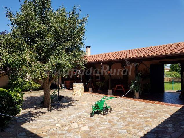 Casa Rural ∙ 7 Habitaciones ∙ 16 Huéspedes - La Bañeza